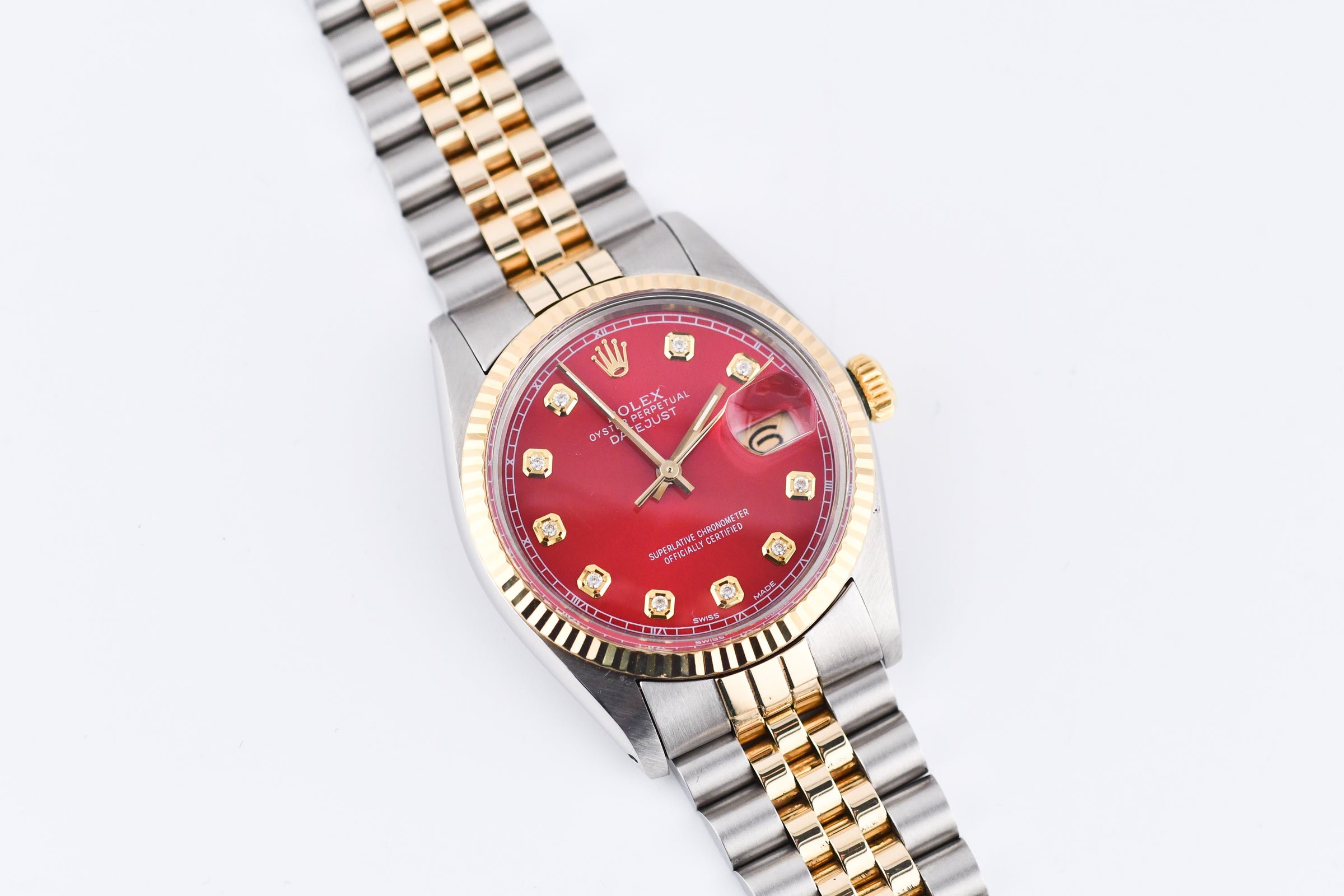 does rolex make a red dial