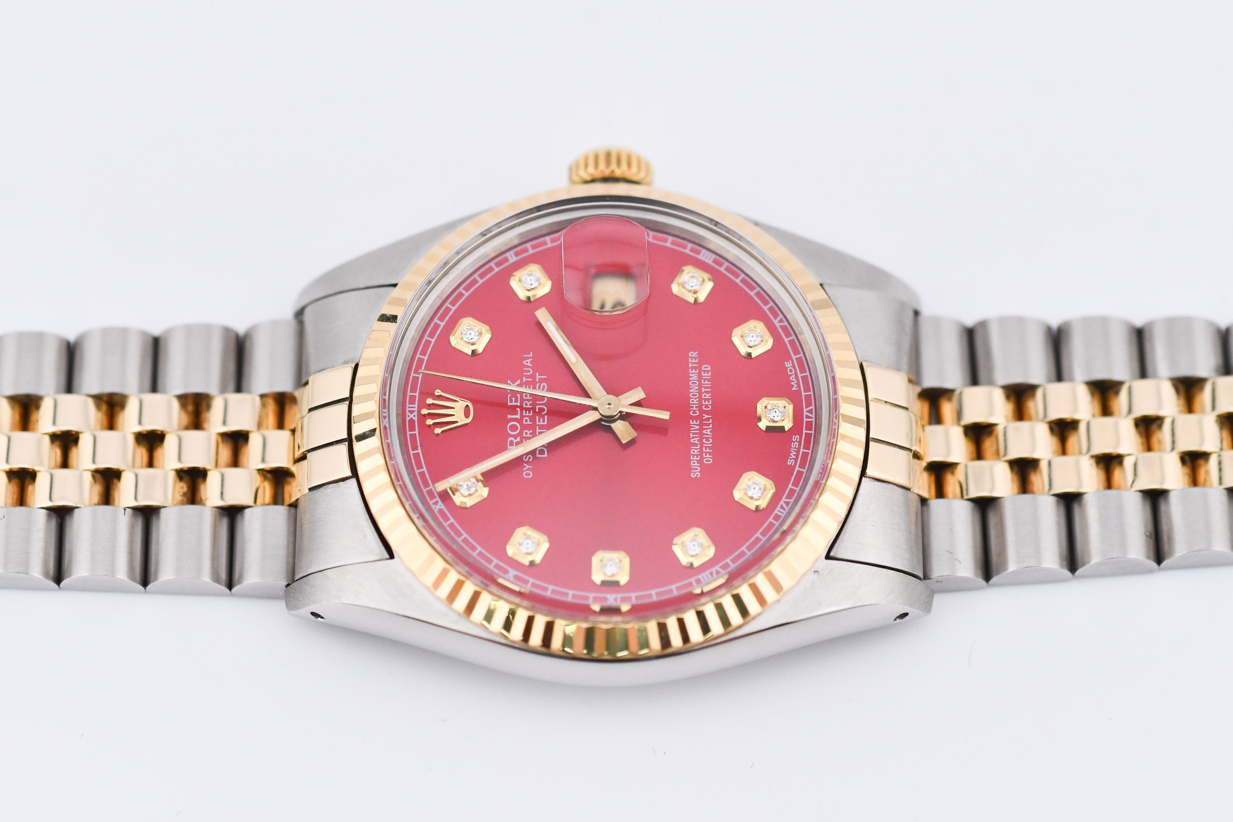 does rolex make a red dial
